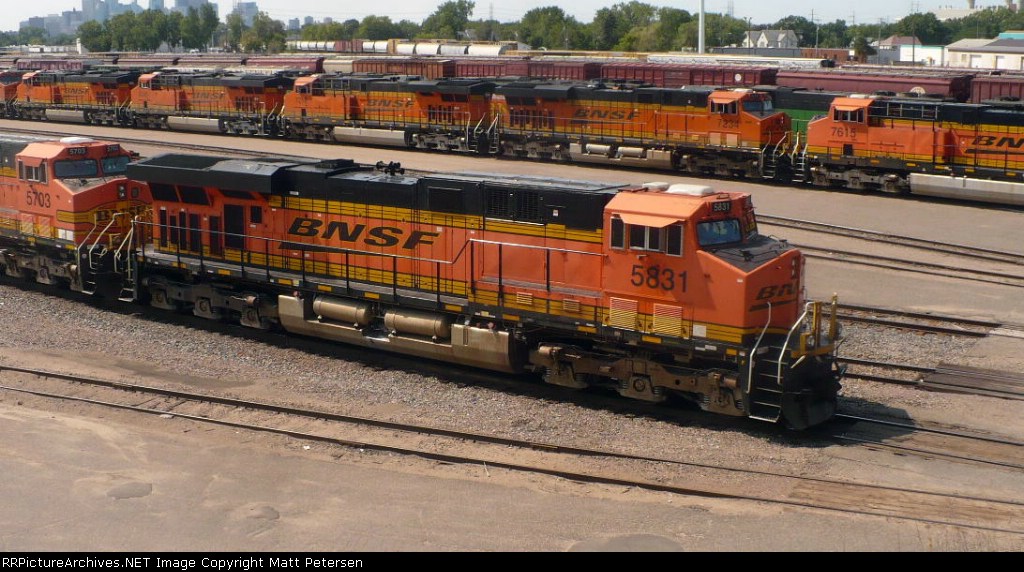 BNSF 5831